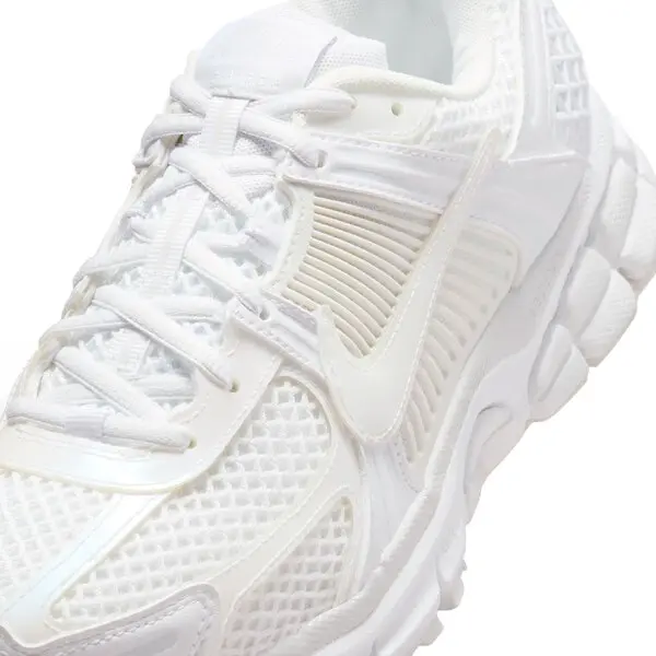 Nike Solid Color Sneakers