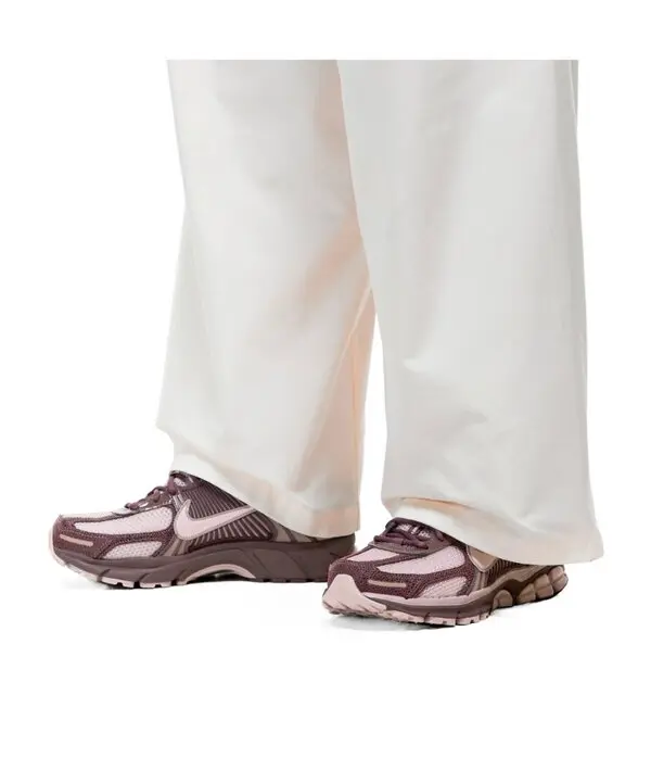 Nike Low-top Lace-up Sneakers - Nude