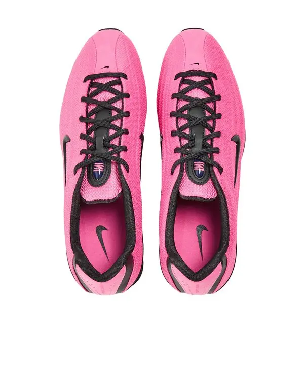 Nike Solid Color Sneakers - Pink