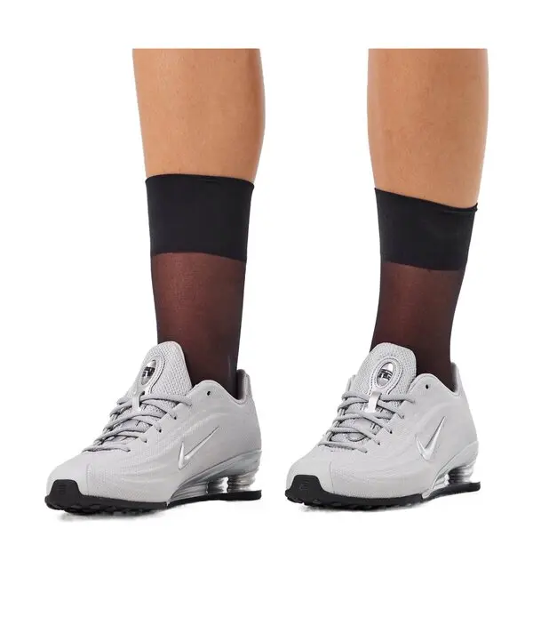 Nike Solid Color Sneakers - Silver