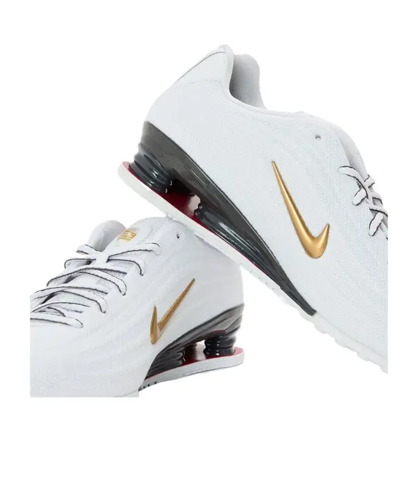 Nike Lace Up Sneakers - No