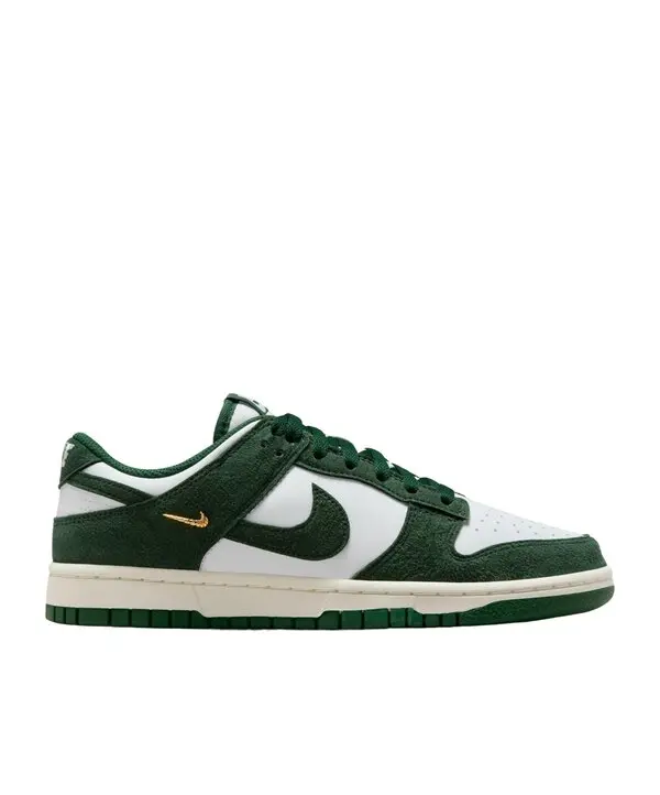Nike Low Top Sneakers - No