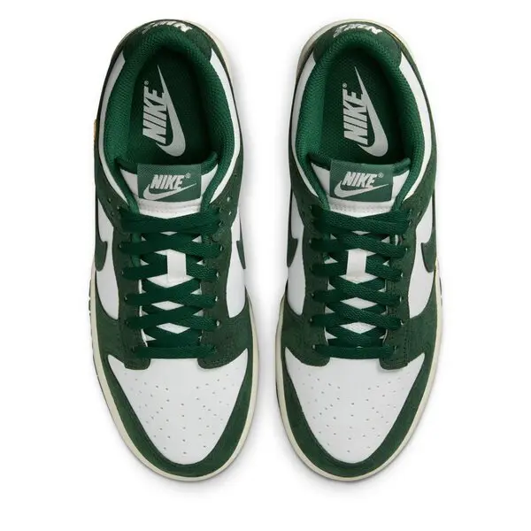 Nike Low Top Sneakers - No