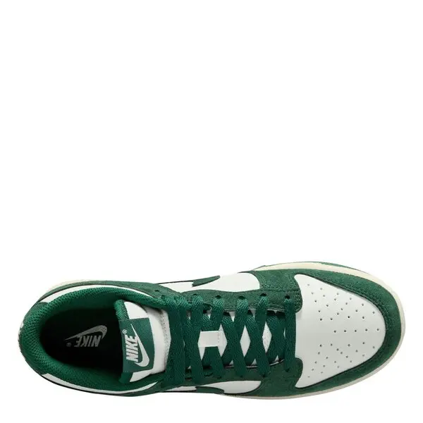 Nike Low Top Sneakers - No