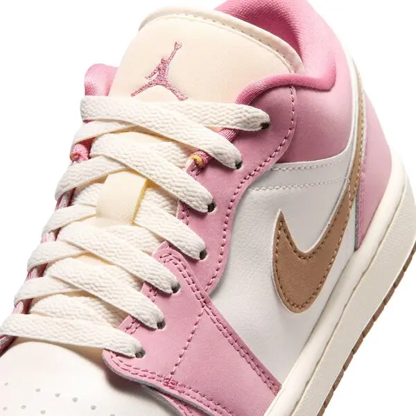 Nike Minimalist Lowtop Sneakers