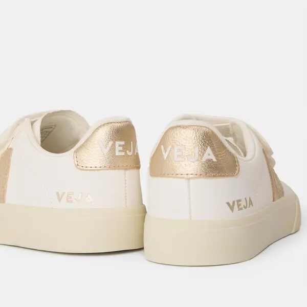 VEJA Simple Versatile Shoes