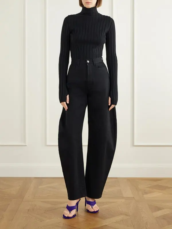 Alaïa Calf Hair Thong Sandals