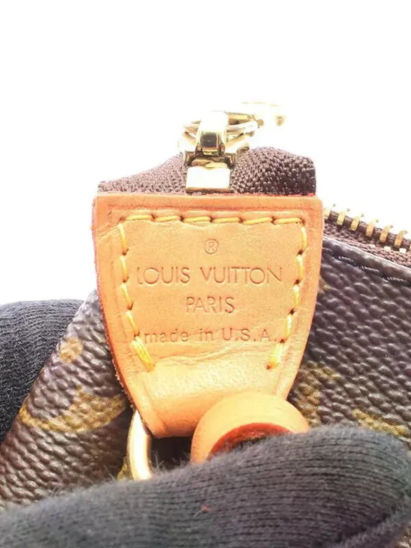 LOUIS VUITTON 2001 Monogram Pochette Accessoires Shoulder Bag