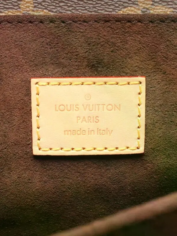 LOUIS VUITTON Monogram Pochette Metis Shoulder Bag