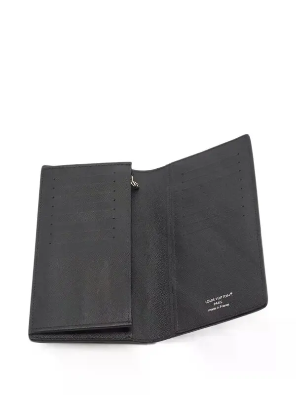 LOUIS VUITTON Brazza Taiga Leather Wallet - Black