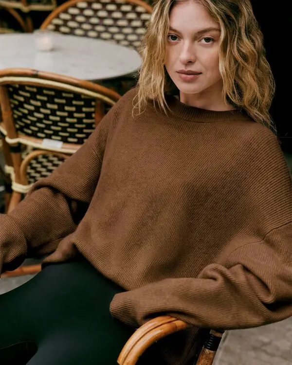 Vuori Milie Cashmere Oversized Rib Crew Neck T-shirt - Bourbon