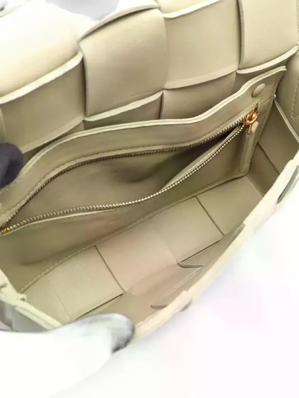 Bottega Veneta 2010s Cassette Maxi Intrecciato Shoulder Bag