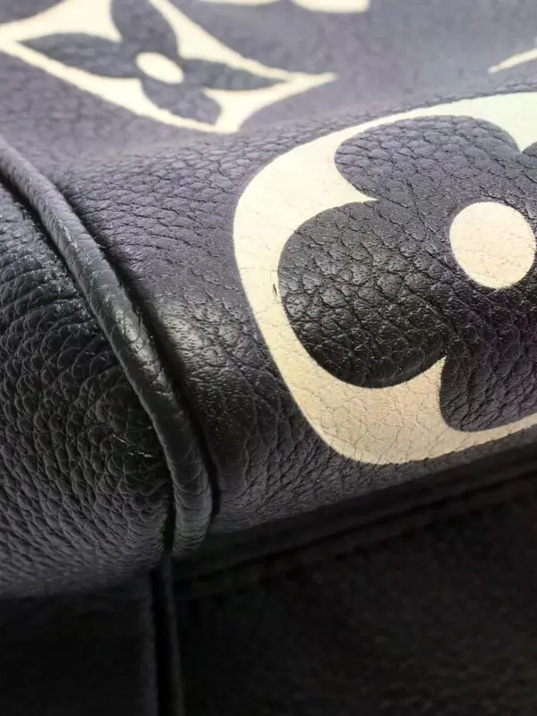 LOUIS VUITTON 2010s Speedy Bandoulière 25 Bicolor Monogram Handbag