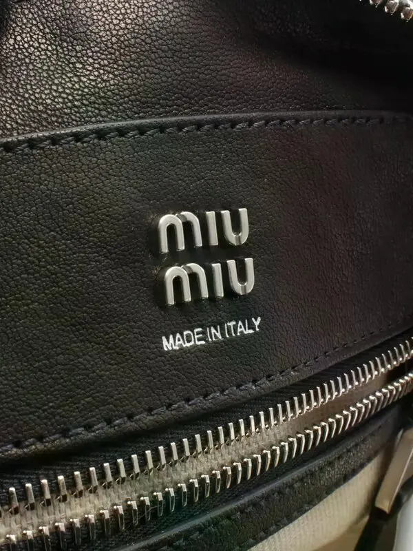 Miu Miu 2020s Vivant Padlock-detail Tote Bag
