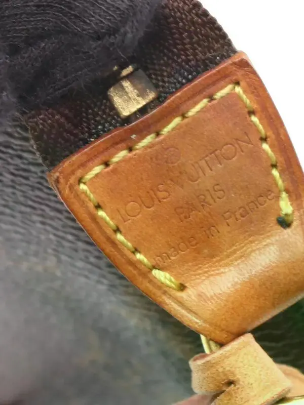 LOUIS VUITTON 1999 Pochette Accessoires Monogram Handbag