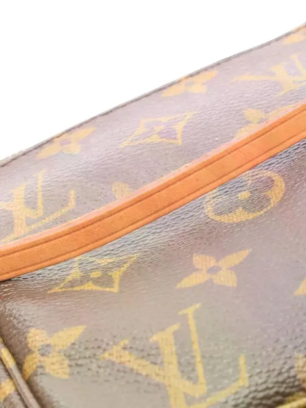 LOUIS VUITTON 2001 Pochette Accessoires Monogram Shoulder Bag