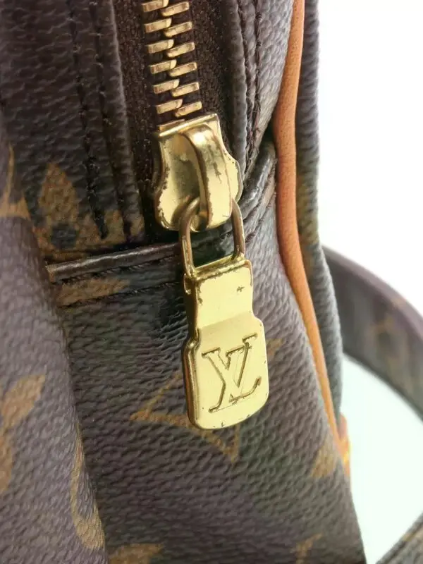 LOUIS VUITTON Nil Monogram Shoulder Bag