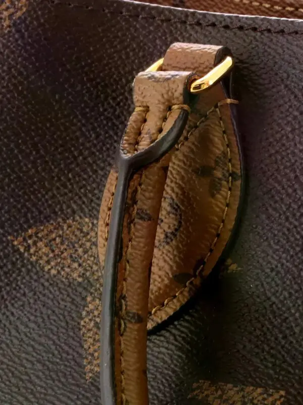 LOUIS VUITTON Onthego Reverse Monogram Giant Mm Tote Bag