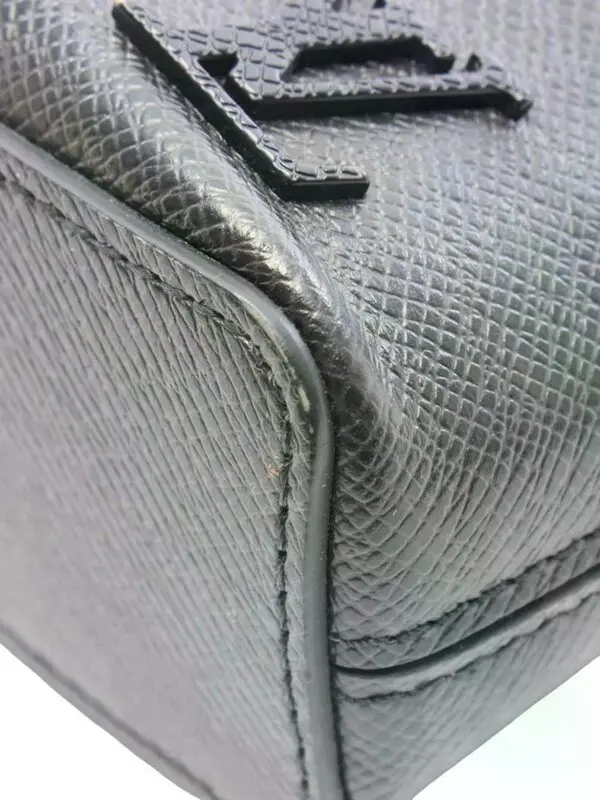 LOUIS VUITTON 2021-2026 Taiga Slim Briefcase Business Bag