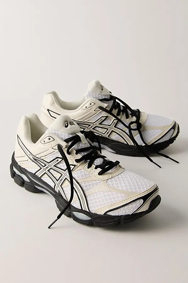 Asics Gel-cumulus 16 Patent Sneakers - White/cream