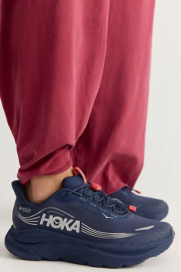 HOKA® Clifton 11 Gtx Sneakers - Varsity Navy/burnt Red