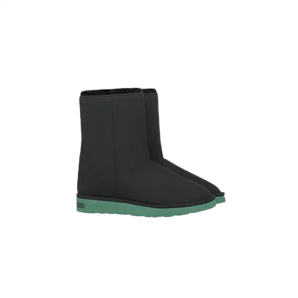 NEW ORCHARD Classic Vegan Medium  Green Sole - Black