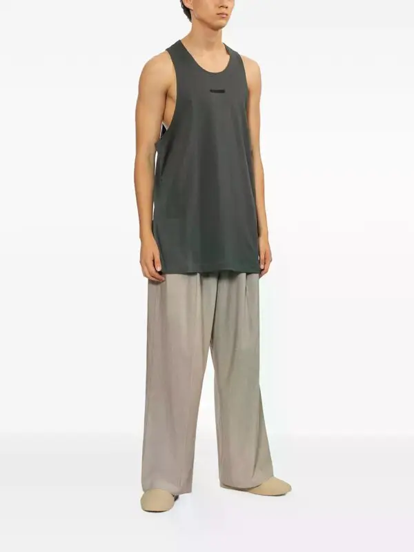 ESSENTIALS Essential Tank