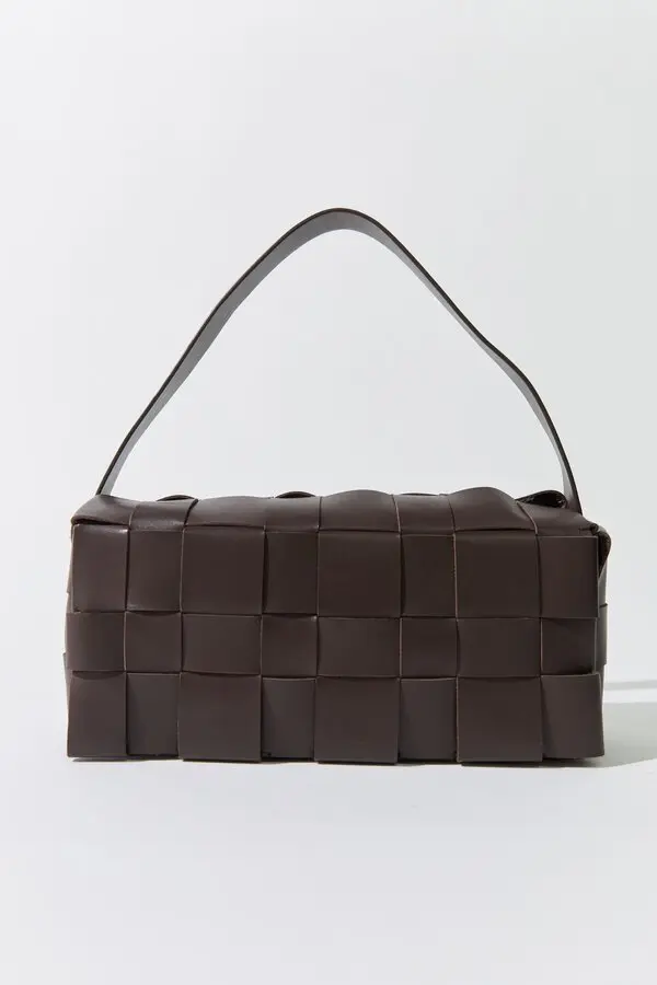 ST. AGNI Woven Envelope Slim Tote - Chocolate
