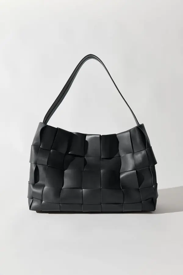 ST. AGNI Woven Large Tote - Black
