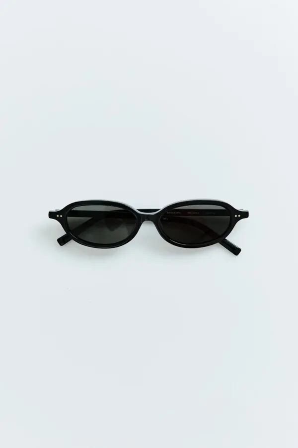 ST. AGNI 90s Slim Oval Sunglasses