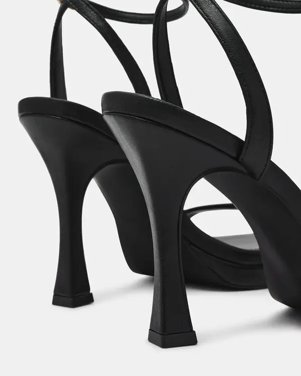 Steve Madden Sacrato Heels