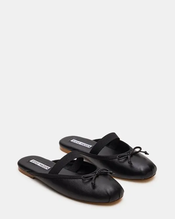 Steve Madden Cutesy Slip-on Flats