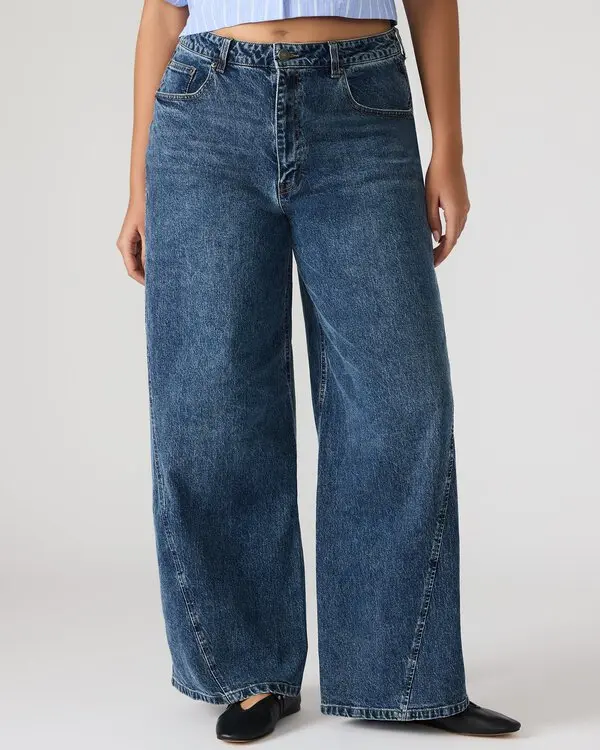 Steve Madden Rori Straight Leg Jeans Dark Wash