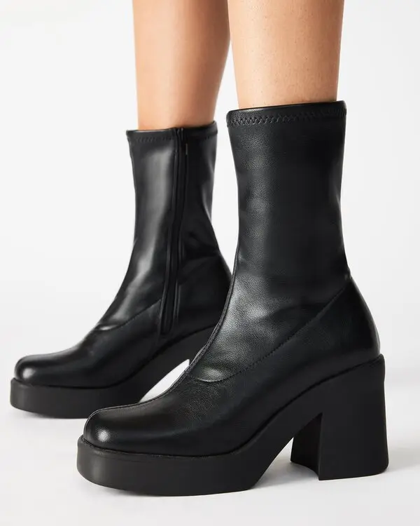 Steve Madden Klayton Block Heel Booties