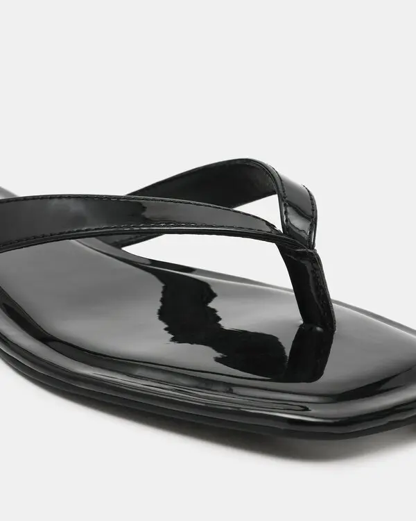 Steve Madden Trella Thong Sandals
