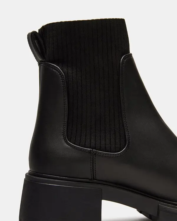 Steve Madden Hutchh20 Lug Sole Chelsea Ankle Bootie