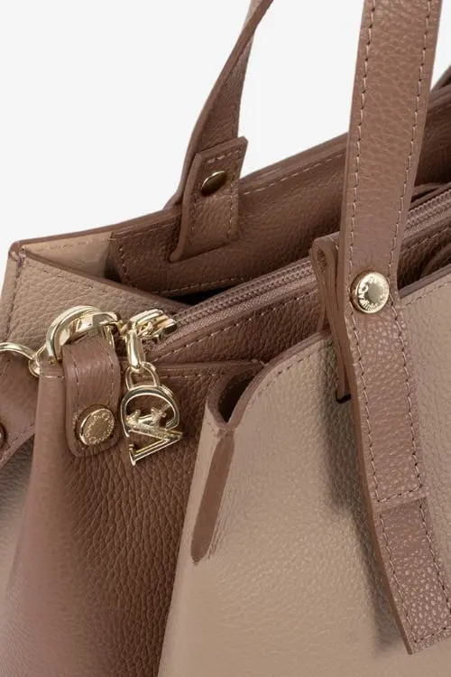CAVALINHO Signature Cv Leather Handbag 490