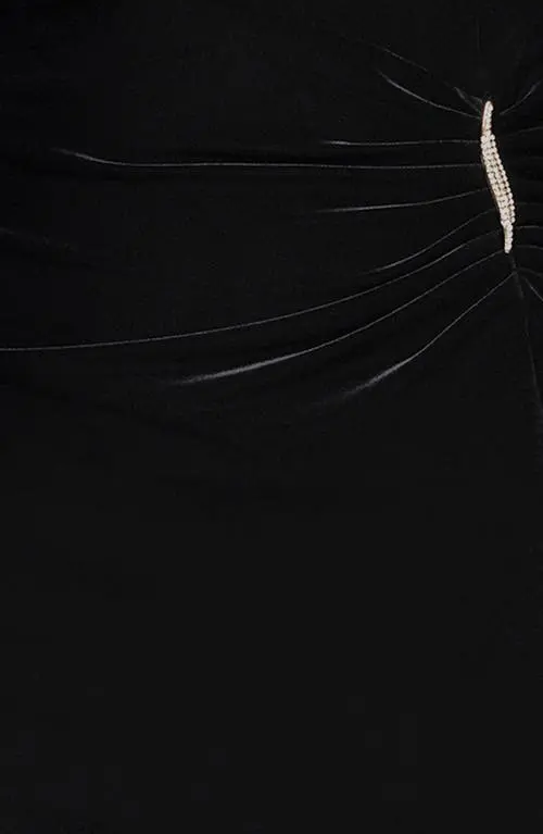 XSCAPE EVENINGS Gown