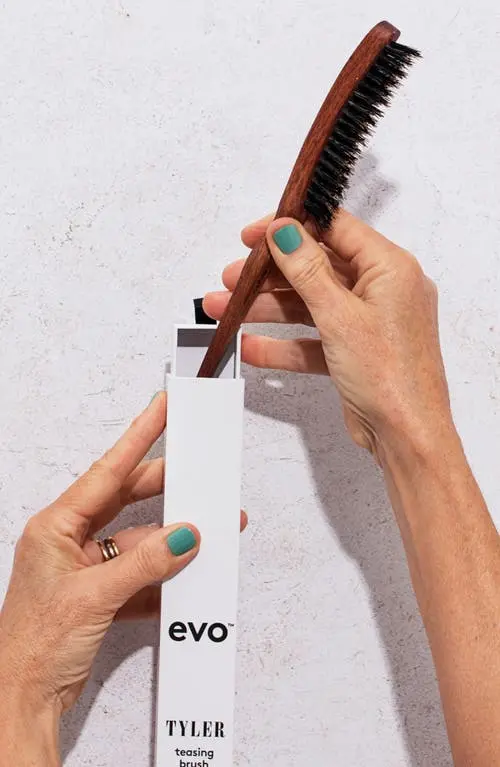 Evo Tyler Teasing Brush