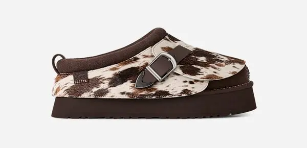 UGG Tazz Western Sheepskin Clogs With Buckle Detail - Burnt Cedar