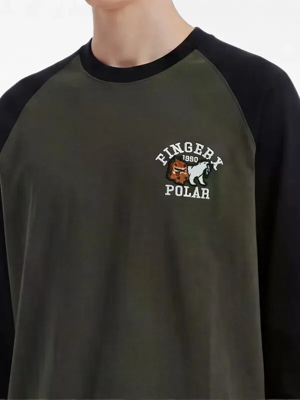 FINGERCROXX Raglan-sleeve Logo-print T-shirt