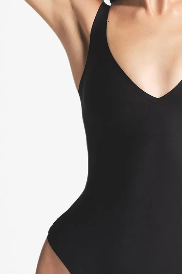 SKIMS Body Type ‘plunge