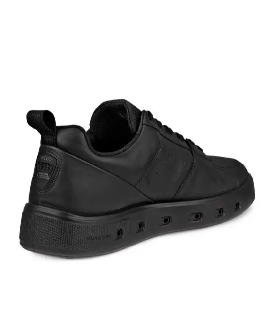Ecco Laced Sneakers