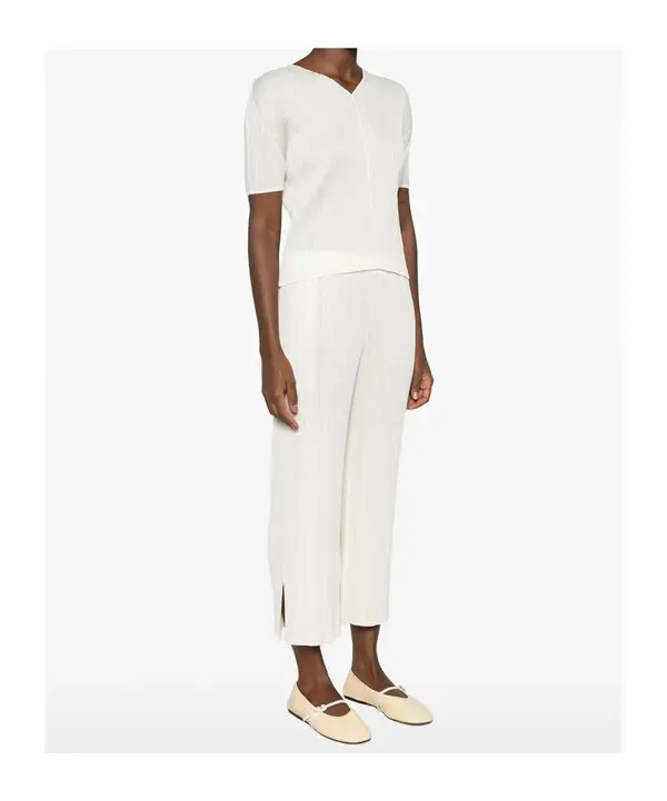 Issey Miyake Pleated V-neck Short Sleeve T-shirt