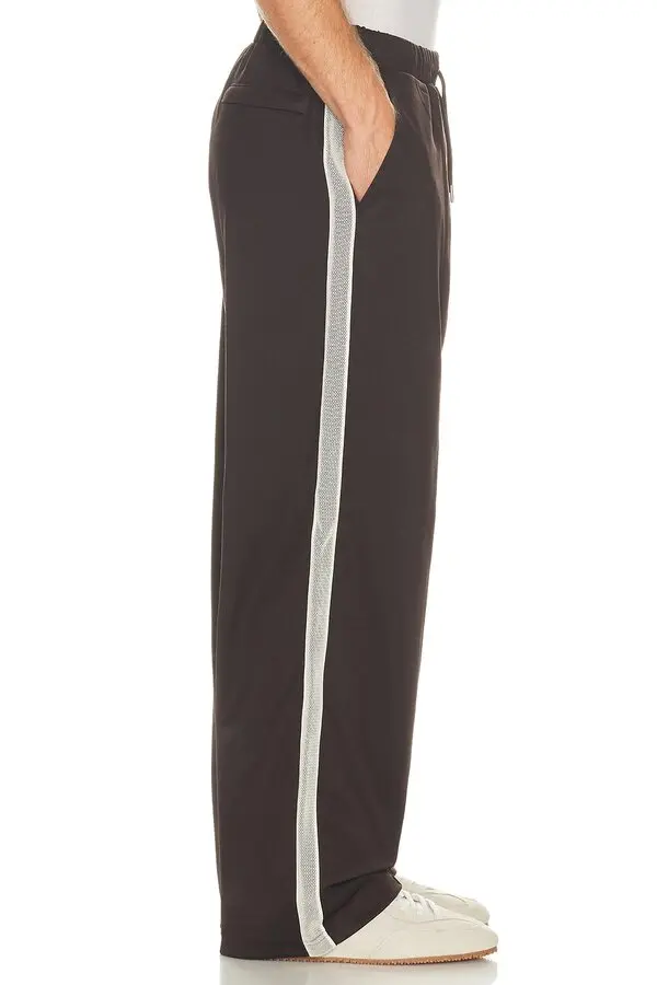 Fred Perry Tennis Net Tape Track Pant In Brown