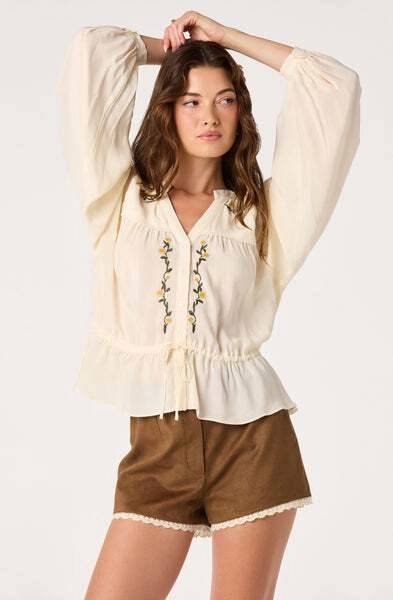 Astr The Label Kya Faux Suede Lace Trim Shorts - Chestnut