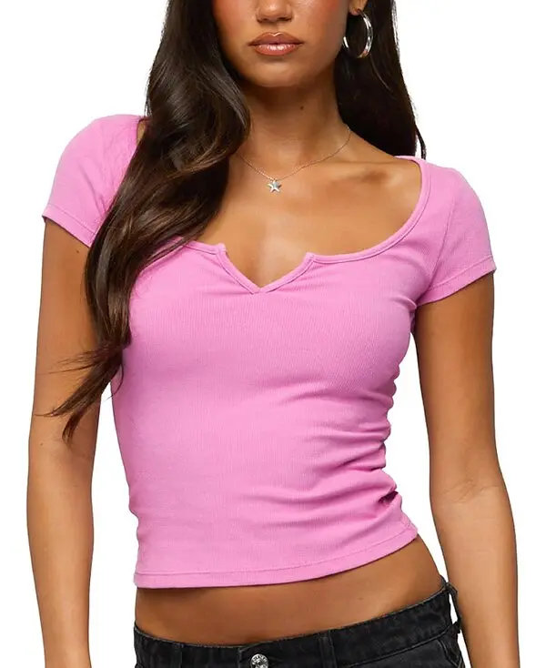 EDIKTED Jeanna Notch Neck T-shirt