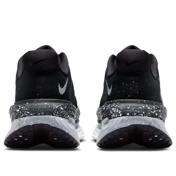 Nike Zoom Vomero Sneakers