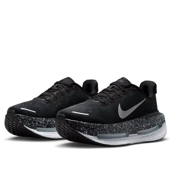 Nike Zoom Vomero Sneakers