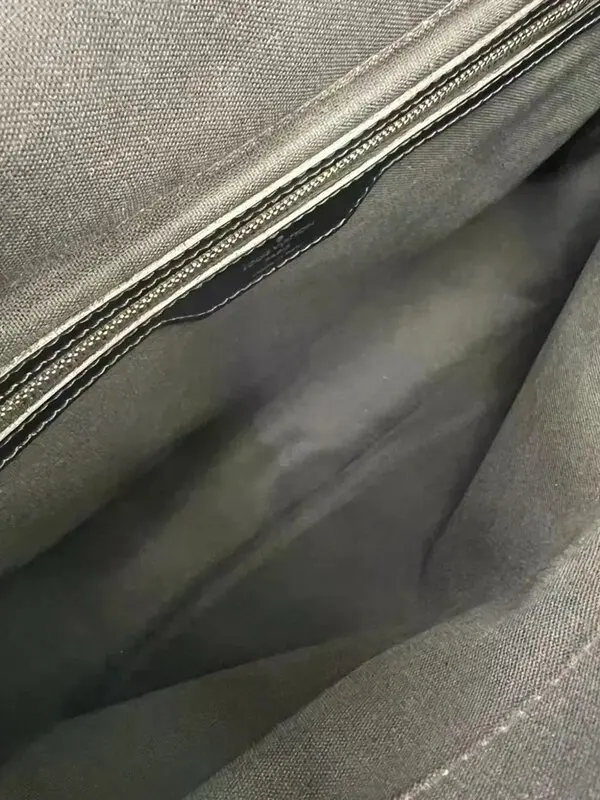 LOUIS VUITTON 2008 Taiga Viktor Crossbody Bag